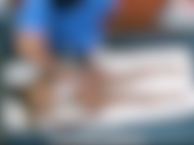 Horny Masseur Man Puts His Hand All Over The Body Of A 19 Year Old Girl 4093