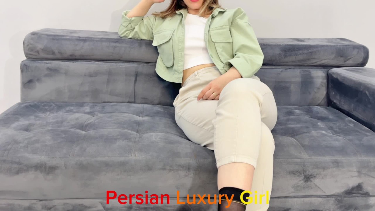 شوهر بی غیرتم نمیتونه ارضام کنه و به دوست کیرکلفتش گفت بیاد باهام سکس
